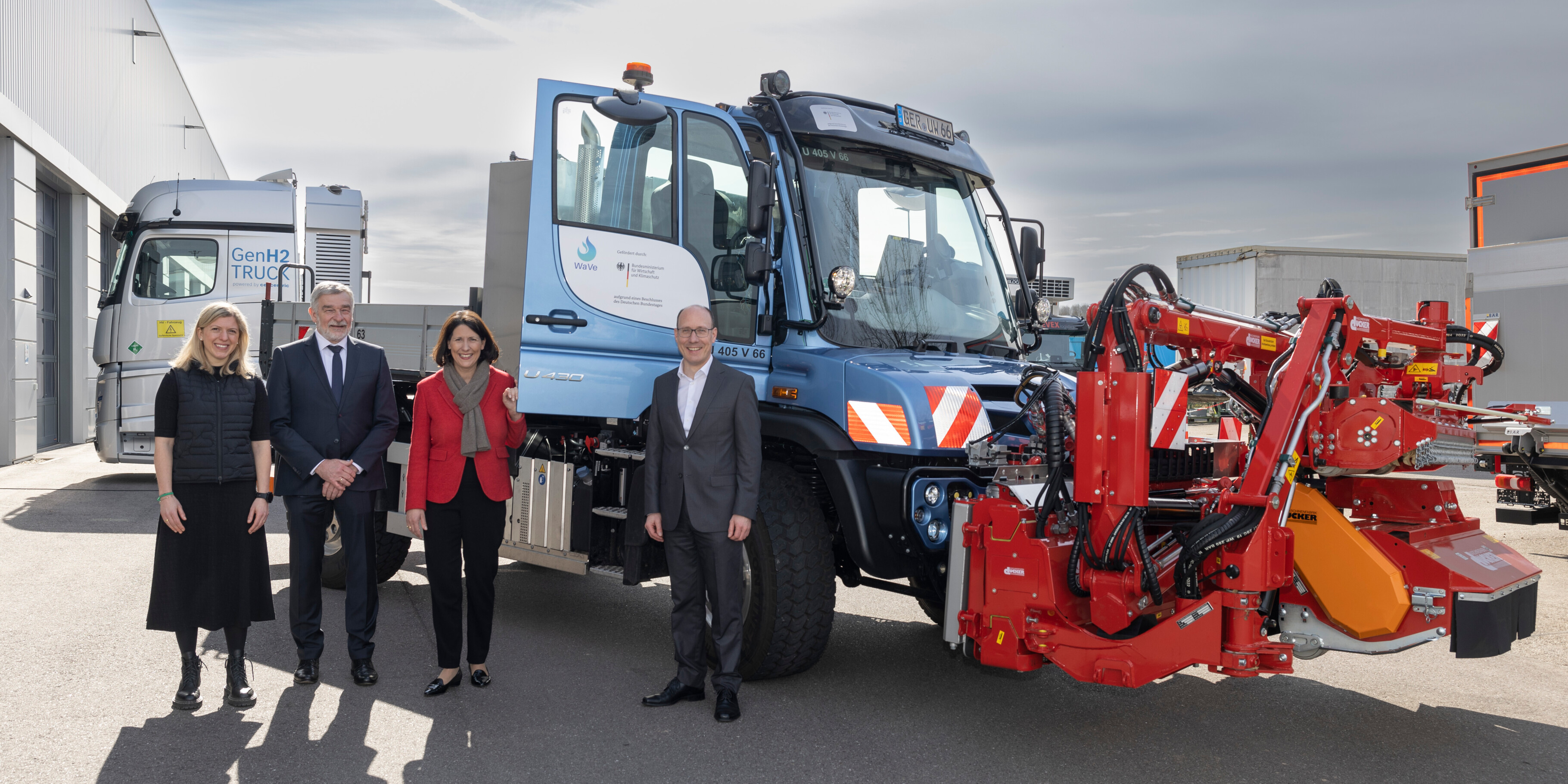 Test drive with hydrogen-powered Unimog - press - Newsroom - hoerbiger.com
